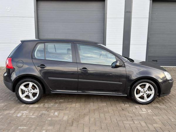 Black Volkswagen Golf 2005 in Vilnius, with an engine capacity of 1.90 L and mileage of 217 thousand km for 1750 €, photo 7 on AUTOMOTO.COM.LV