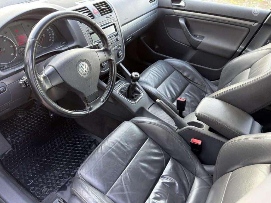 Black Volkswagen Golf 2005 in Vilnius, with an engine capacity of 1.90 L and mileage of 217 thousand km for 1750 €, photo 14 on AUTOMOTO.COM.LV