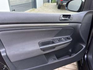 Black Volkswagen Golf 2005 in Vilnius, with an engine capacity of 1.90 L and mileage of 217 thousand km for 1750 €, photo 16 on AUTOMOTO.COM.LV