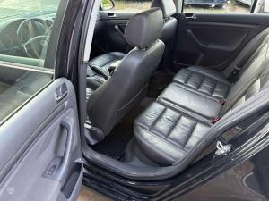 Black Volkswagen Golf 2005 in Vilnius, with an engine capacity of 1.90 L and mileage of 217 thousand km for 1750 €, photo 18 on AUTOMOTO.COM.LV