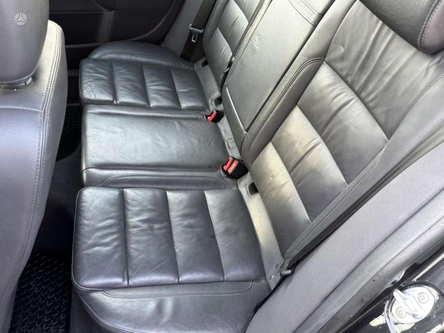 Black Volkswagen Golf 2005 in Vilnius, with an engine capacity of 1.90 L and mileage of 217 thousand km for 1750 €, photo 19 on AUTOMOTO.COM.LV