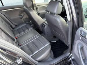 Black Volkswagen Golf 2005 in Vilnius, with an engine capacity of 1.90 L and mileage of 217 thousand km for 1750 €, photo 20 on AUTOMOTO.COM.LV