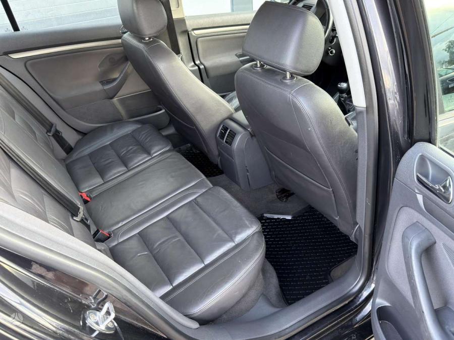 Black Volkswagen Golf 2005 in Vilnius, with an engine capacity of 1.90 L and mileage of 217 thousand km for 1750 €, photo 20 on AUTOMOTO.COM.LV
