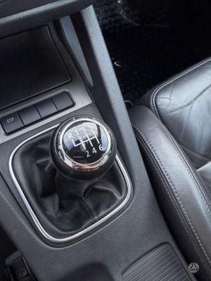 Black Volkswagen Golf 2005 in Vilnius, with an engine capacity of 1.90 L and mileage of 217 thousand km for 1750 €, photo 23 on AUTOMOTO.COM.LV