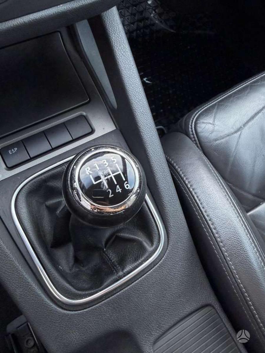 Black Volkswagen Golf 2005 in Vilnius, with an engine capacity of 1.90 L and mileage of 217 thousand km for 1750 €, photo 23 on AUTOMOTO.COM.LV