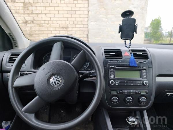 Black Volkswagen Golf 2005 in Riga, with an engine capacity of 2.00 L and mileage of 370 thousand km for 1400 €, photo 5 on AUTOMOTO.COM.LV