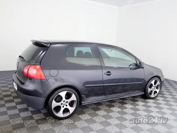 Melns Volkswagen Golf 2005 Tallina, ar dzinēja tilpumu 2.00 L un nobraukumu 232 tūkst. km par 1499 €, foto 3 vietnē AUTOMOTO.COM.LV