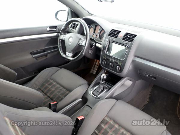 Melns Volkswagen Golf 2005 Tallina, ar dzinēja tilpumu 2.00 L un nobraukumu 232 tūkst. km par 1499 €, foto 5 vietnē AUTOMOTO.COM.LV