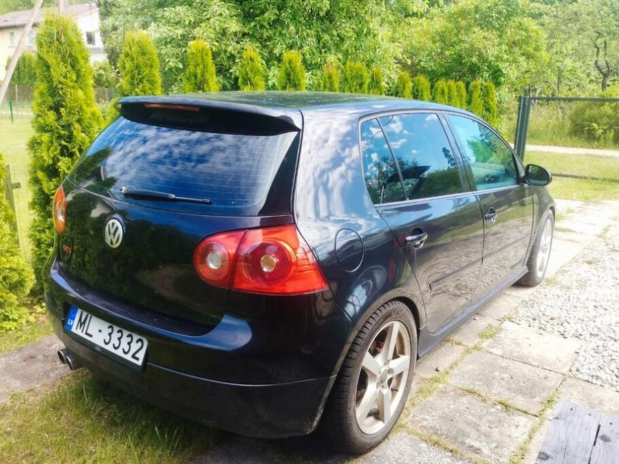 Black Volkswagen Golf 2005 in Riga, with an engine capacity of 2.00 L and mileage of 330 thousand km for 1750 €, photo 4 on AUTOMOTO.COM.LV