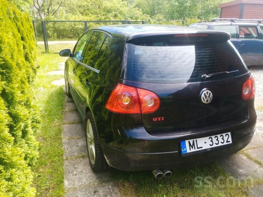 Black Volkswagen Golf 2005 in Riga, with an engine capacity of 2.00 L and mileage of 330 thousand km for 1750 €, photo 5 on AUTOMOTO.COM.LV