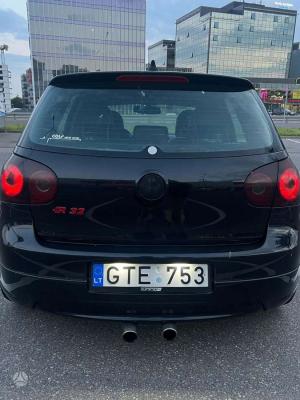 Black Volkswagen Golf 2005 in Vilnius, with an engine capacity of 1.90 L and mileage of 260 thousand km for 3200 €, photo 5 on AUTOMOTO.COM.LV