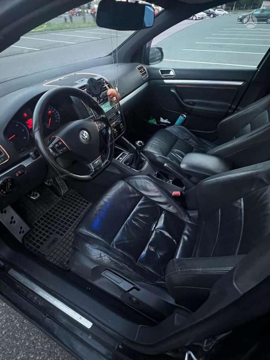 Black Volkswagen Golf 2005 in Vilnius, with an engine capacity of 1.90 L and mileage of 260 thousand km for 3200 €, photo 7 on AUTOMOTO.COM.LV