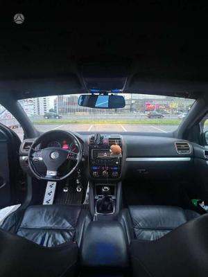 Black Volkswagen Golf 2005 in Vilnius, with an engine capacity of 1.90 L and mileage of 260 thousand km for 3200 €, photo 8 on AUTOMOTO.COM.LV