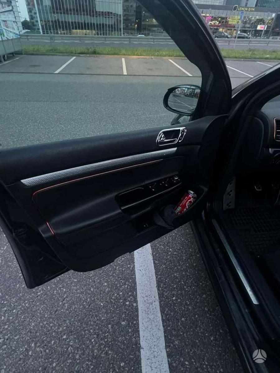 Black Volkswagen Golf 2005 in Vilnius, with an engine capacity of 1.90 L and mileage of 260 thousand km for 3200 €, photo 12 on AUTOMOTO.COM.LV