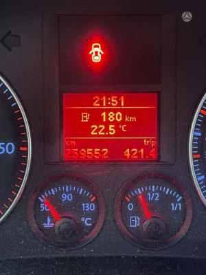 Black Volkswagen Golf 2005 in Vilnius, with an engine capacity of 1.90 L and mileage of 260 thousand km for 3200 €, photo 14 on AUTOMOTO.COM.LV