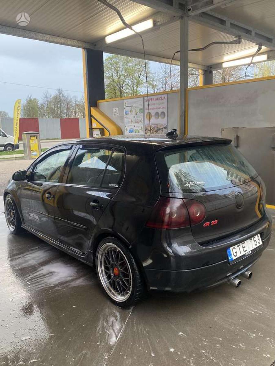 Black Volkswagen Golf 2005 in Vilnius, with an engine capacity of 1.90 L and mileage of 260 thousand km for 3200 €, photo 16 on AUTOMOTO.COM.LV