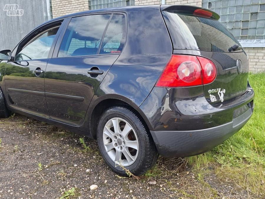 Melns Volkswagen Golf 2005 Kaišiadorys, ar dzinēja tilpumu 1.90 L un nobraukumu 287 tūkst. km par 1790 €, foto 3 vietnē AUTOMOTO.COM.LV
