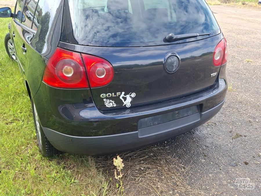 Melns Volkswagen Golf 2005 Kaišiadorys, ar dzinēja tilpumu 1.90 L un nobraukumu 287 tūkst. km par 1790 €, foto 6 vietnē AUTOMOTO.COM.LV