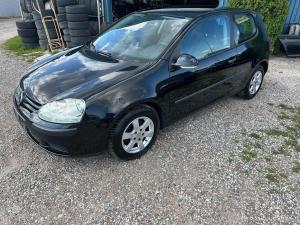 Melns Volkswagen Golf 2005 Jurbarkas, ar dzinēja tilpumu 1.39 L un nobraukumu 200 tūkst. km par 1999 €, foto  vietnē AUTOMOTO.COM.LV
