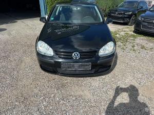 Melns Volkswagen Golf 2005 Jurbarkas, ar dzinēja tilpumu 1.39 L un nobraukumu 200 tūkst. km par 1999 €, foto 3 vietnē AUTOMOTO.COM.LV