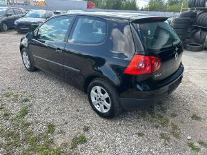 Melns Volkswagen Golf 2005 Jurbarkas, ar dzinēja tilpumu 1.39 L un nobraukumu 200 tūkst. km par 1999 €, foto 5 vietnē AUTOMOTO.COM.LV