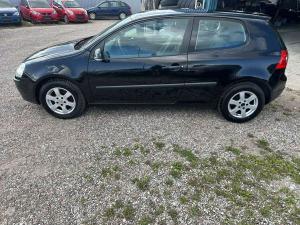 Melns Volkswagen Golf 2005 Jurbarkas, ar dzinēja tilpumu 1.39 L un nobraukumu 200 tūkst. km par 1999 €, foto 8 vietnē AUTOMOTO.COM.LV