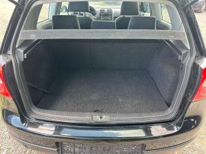 Melns Volkswagen Golf 2005 Jurbarkas, ar dzinēja tilpumu 1.39 L un nobraukumu 200 tūkst. km par 1999 €, foto 12 vietnē AUTOMOTO.COM.LV