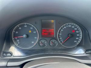 Melns Volkswagen Golf 2005 Jurbarkas, ar dzinēja tilpumu 1.39 L un nobraukumu 200 tūkst. km par 1999 €, foto 20 vietnē AUTOMOTO.COM.LV