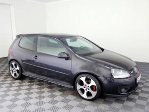 Black Volkswagen Golf 2005 in Tallinn, with an engine capacity of 2.00 L and mileage of 232 thousand km for 1499 €, photo  on AUTOMOTO.COM.LV