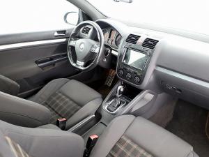 Melns Volkswagen Golf 2005 Tallina, ar dzinēja tilpumu 2.00 L un nobraukumu 232 tūkst. km par 1499 €, foto 6 vietnē AUTOMOTO.COM.LV