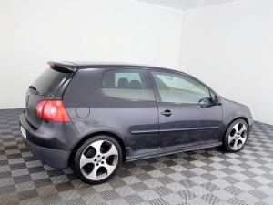 Melns Volkswagen Golf 2005 Tallina, ar dzinēja tilpumu 2.00 L un nobraukumu 232 tūkst. km par 1499 €, foto 11 vietnē AUTOMOTO.COM.LV