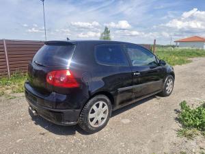 Melns Volkswagen Golf 2005 Klaipėda, ar dzinēja tilpumu 1.90 L un nobraukumu 326 tūkst. km par 1399 €, foto 4 vietnē AUTOMOTO.COM.LV