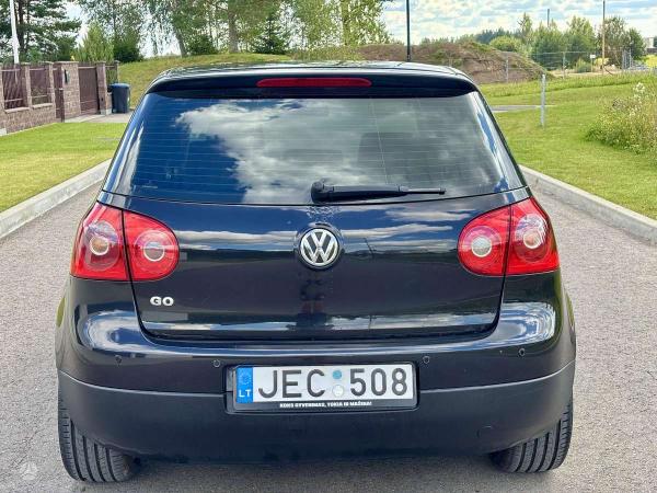 Black Volkswagen Golf 2005 in Vilnius, with an engine capacity of 1.90 L and mileage of 300 thousand km for 2300 €, photo 5 on AUTOMOTO.COM.LV