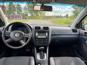 Melns Volkswagen Golf 2005 Viļņa, ar dzinēja tilpumu 1.90 L un nobraukumu 300 tūkst. km par 2300 €, foto 10 vietnē AUTOMOTO.COM.LV