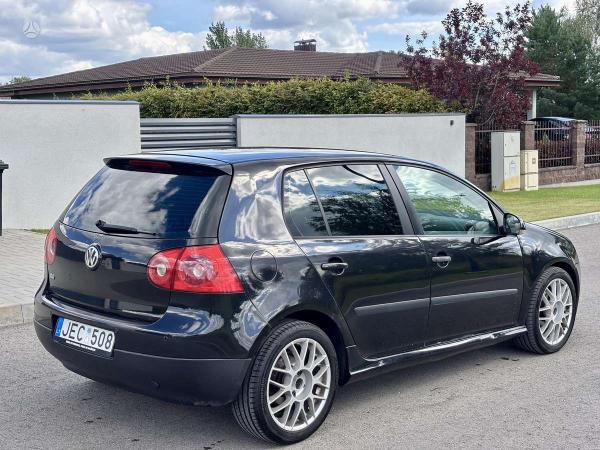 Black Volkswagen Golf 2005 in Vilnius, with an engine capacity of 1.90 L and mileage of 300 thousand km for 2300 €, photo 4 on AUTOMOTO.COM.LV