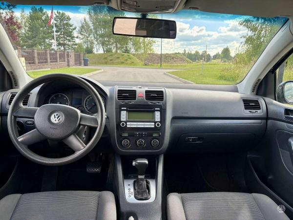 Black Volkswagen Golf 2005 in Vilnius, with an engine capacity of 1.90 L and mileage of 300 thousand km for 2300 €, photo 10 on AUTOMOTO.COM.LV