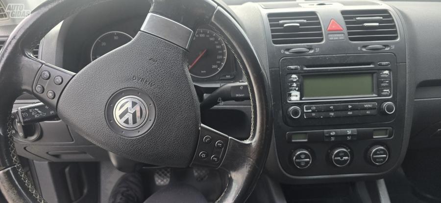 Black Volkswagen Golf 2005 in Klaipeda, with an engine capacity of 1.90 L and mileage of 262 thousand km for 500 €, photo 9 on AUTOMOTO.COM.LV