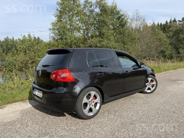 Melns Volkswagen Golf 2005 Kuldīga, ar dzinēja tilpumu 2.00 L un nobraukumu 339 tūkst. km par 3600 €, foto 4 vietnē AUTOMOTO.COM.LV