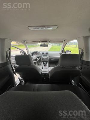 Melns Volkswagen Golf 2005 Ventspils, ar dzinēja tilpumu 1.90 L un nobraukumu 342 tūkst. km par 1100 €, foto 9 vietnē AUTOMOTO.COM.LV