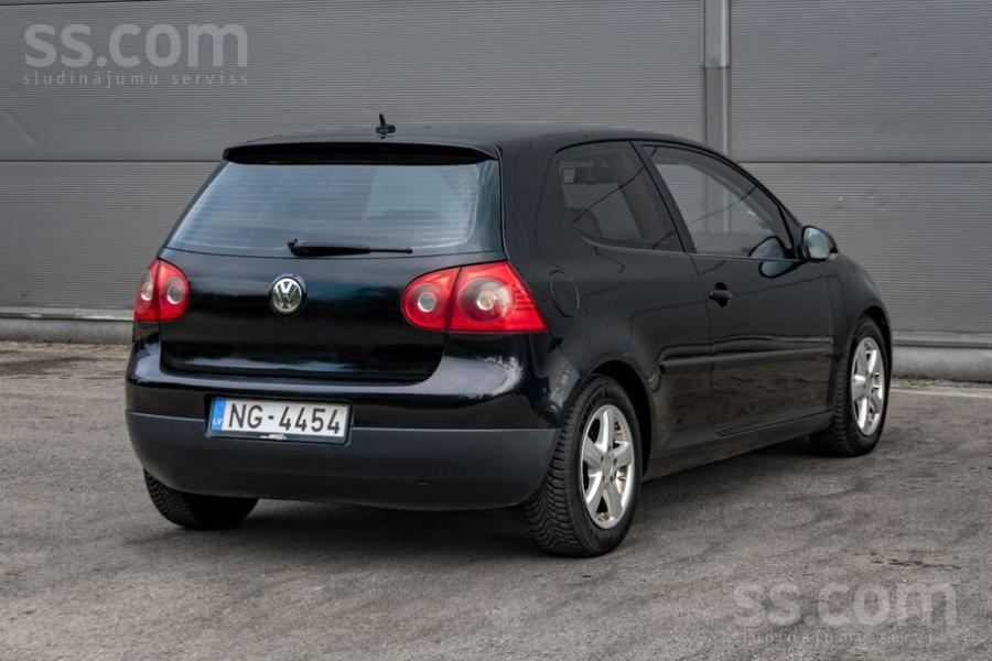 Black Volkswagen Golf 2006 in Riga, with an engine capacity of 1.90 L and mileage of 0 thousand km for 2493 €, photo 4 on AUTOMOTO.COM.LV