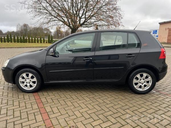 Melns Volkswagen Golf 2006 Rēzekne, ar dzinēja tilpumu 1.90 L un nobraukumu 282 tūkst. km par 3450 €, foto 4 vietnē AUTOMOTO.COM.LV