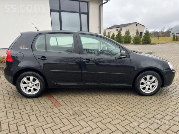 Melns Volkswagen Golf 2006 Rēzekne, ar dzinēja tilpumu 1.90 L un nobraukumu 282 tūkst. km par 3450 €, foto 5 vietnē AUTOMOTO.COM.LV