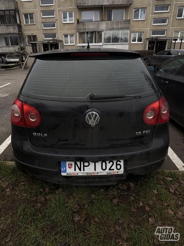 Black Volkswagen Golf 2006 in Kaunas, with an engine capacity of 1.60 L and mileage of 199 thousand km for 1400 €, photo 1 on AUTOMOTO.COM.LV