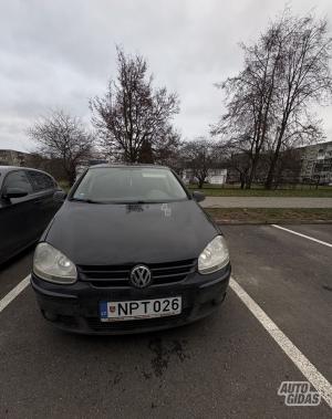 Black Volkswagen Golf 2006 in Kaunas, with an engine capacity of 1.60 L and mileage of 199 thousand km for 1400 €, photo 3 on AUTOMOTO.COM.LV