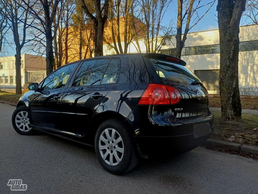 Black Volkswagen Golf 2006 in Kaunas, with an engine capacity of 1.90 L and mileage of 300 thousand km for 2350 €, photo 1 on AUTOMOTO.COM.LV