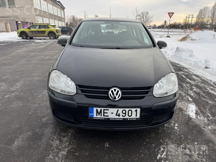 Black Volkswagen Golf 2006 in Talsi, with an engine capacity of 1.40 L and mileage of 267 thousand km for 2600 €, photo 2 on AUTOMOTO.COM.LV