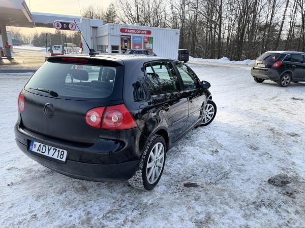 Melns Volkswagen Golf 2006 Kauņa, ar dzinēja tilpumu 1.90 L un nobraukumu 301 tūkst. km par 1650 €, foto 2 vietnē AUTOMOTO.COM.LV