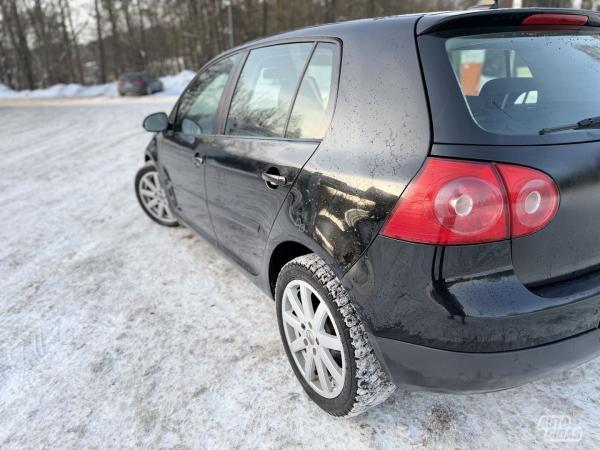 Melns Volkswagen Golf 2006 Kauņa, ar dzinēja tilpumu 1.90 L un nobraukumu 301 tūkst. km par 1650 €, foto 3 vietnē AUTOMOTO.COM.LV