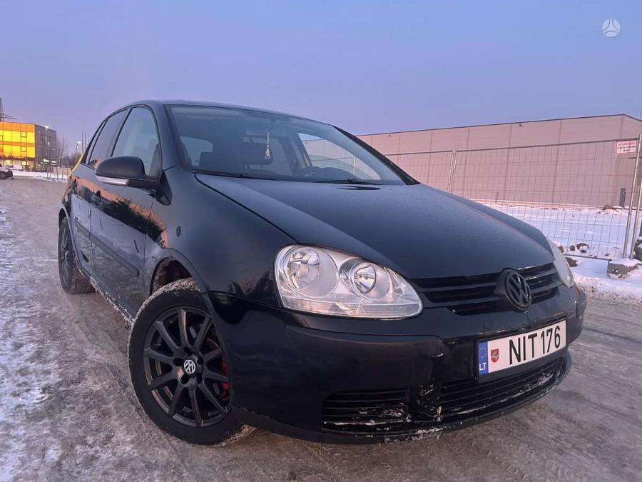 Black Volkswagen Golf 2006 in Kaunas, with an engine capacity of 1.90 L and mileage of 285 thousand km for 1890 €, photo 3 on AUTOMOTO.COM.LV