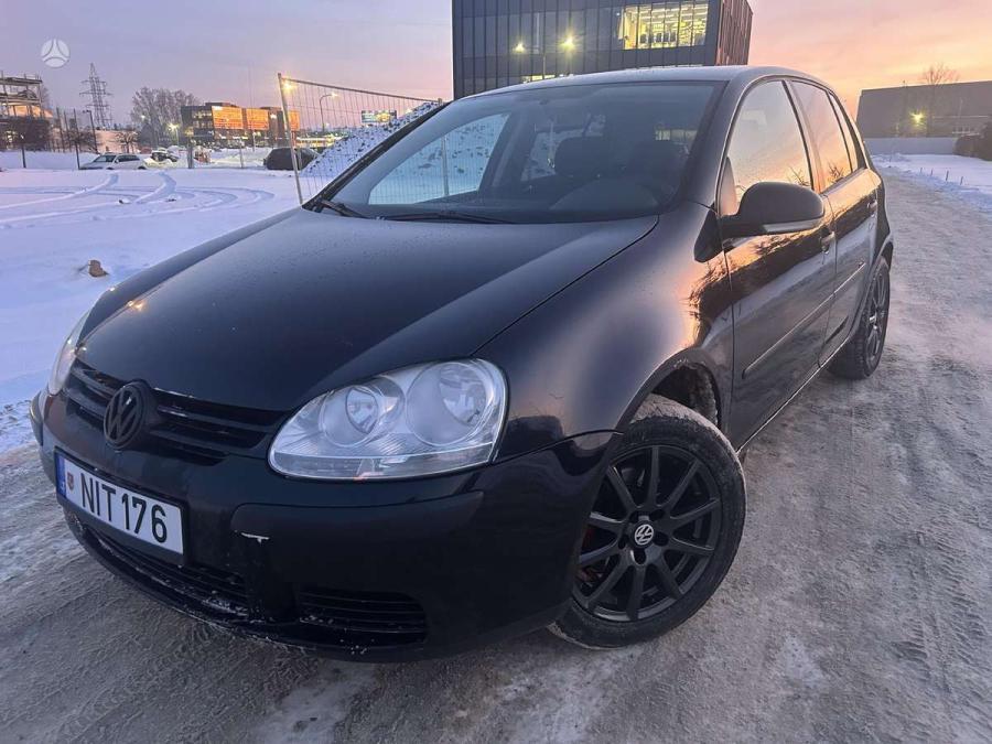 Black Volkswagen Golf 2006 in Kaunas, with an engine capacity of 1.90 L and mileage of 285 thousand km for 1890 €, photo 5 on AUTOMOTO.COM.LV